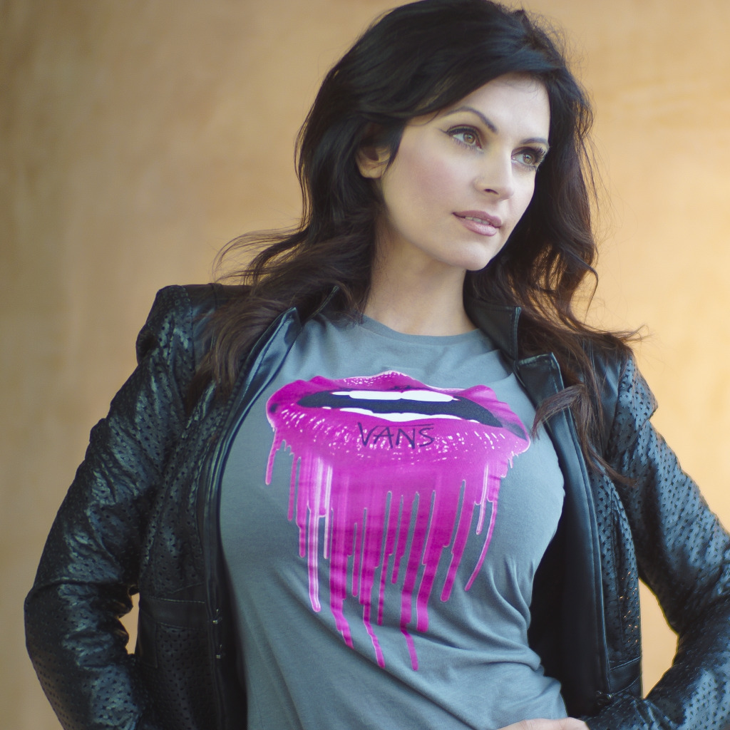 Download Wallpaper Look Beauty Denise Milani Bust Section Girls In Resolution 1024x1024