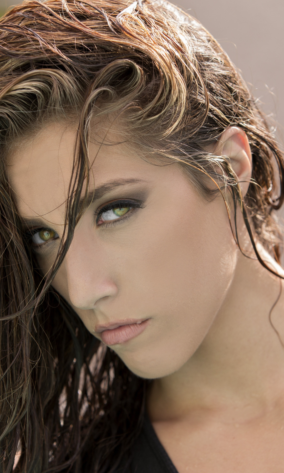 Download Wallpaper Sexy Green Eyes Model Section Girls In Resolution