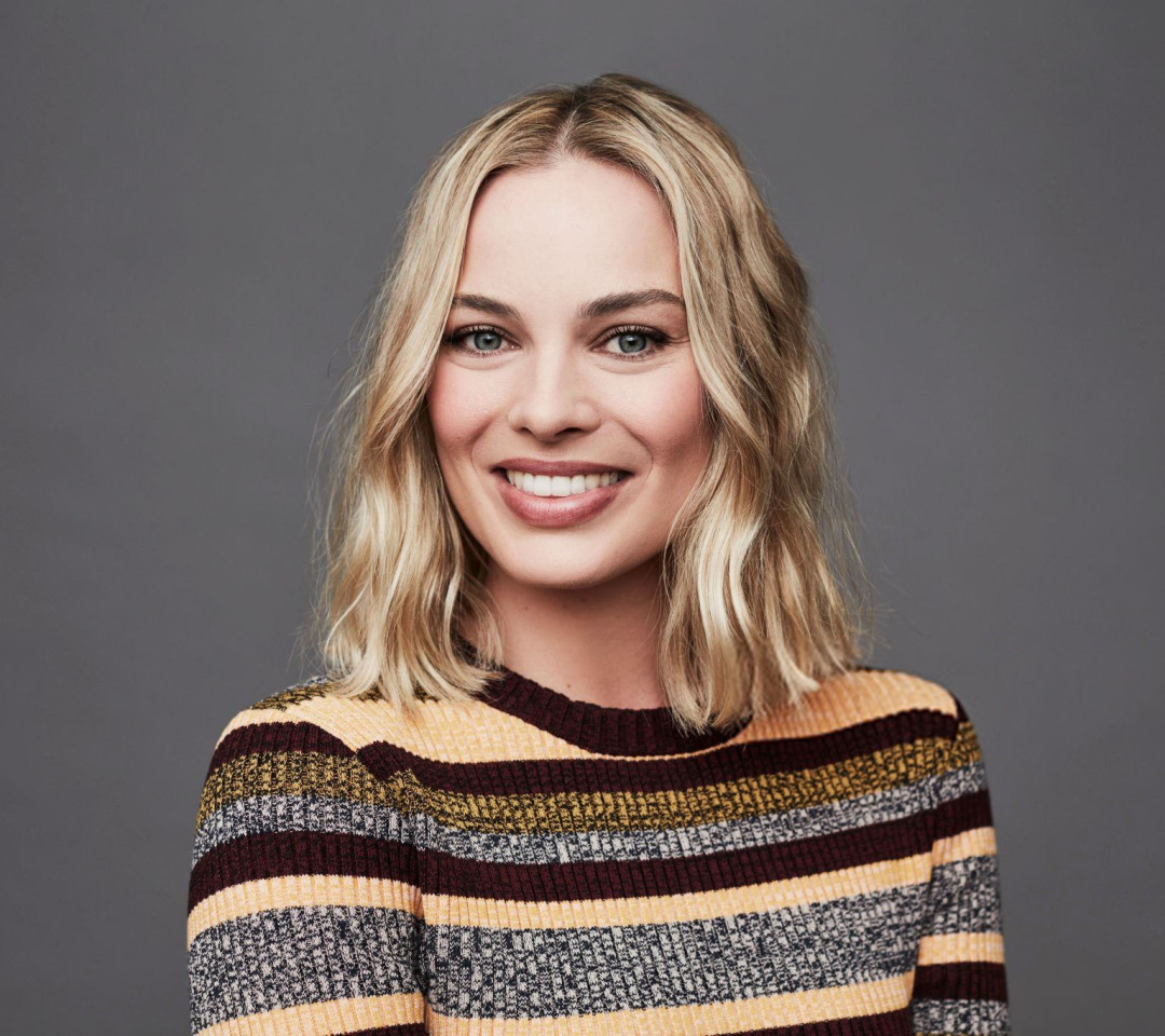 Download wallpaper smile, actress, photoshoot, smile, Margot Robbie ...