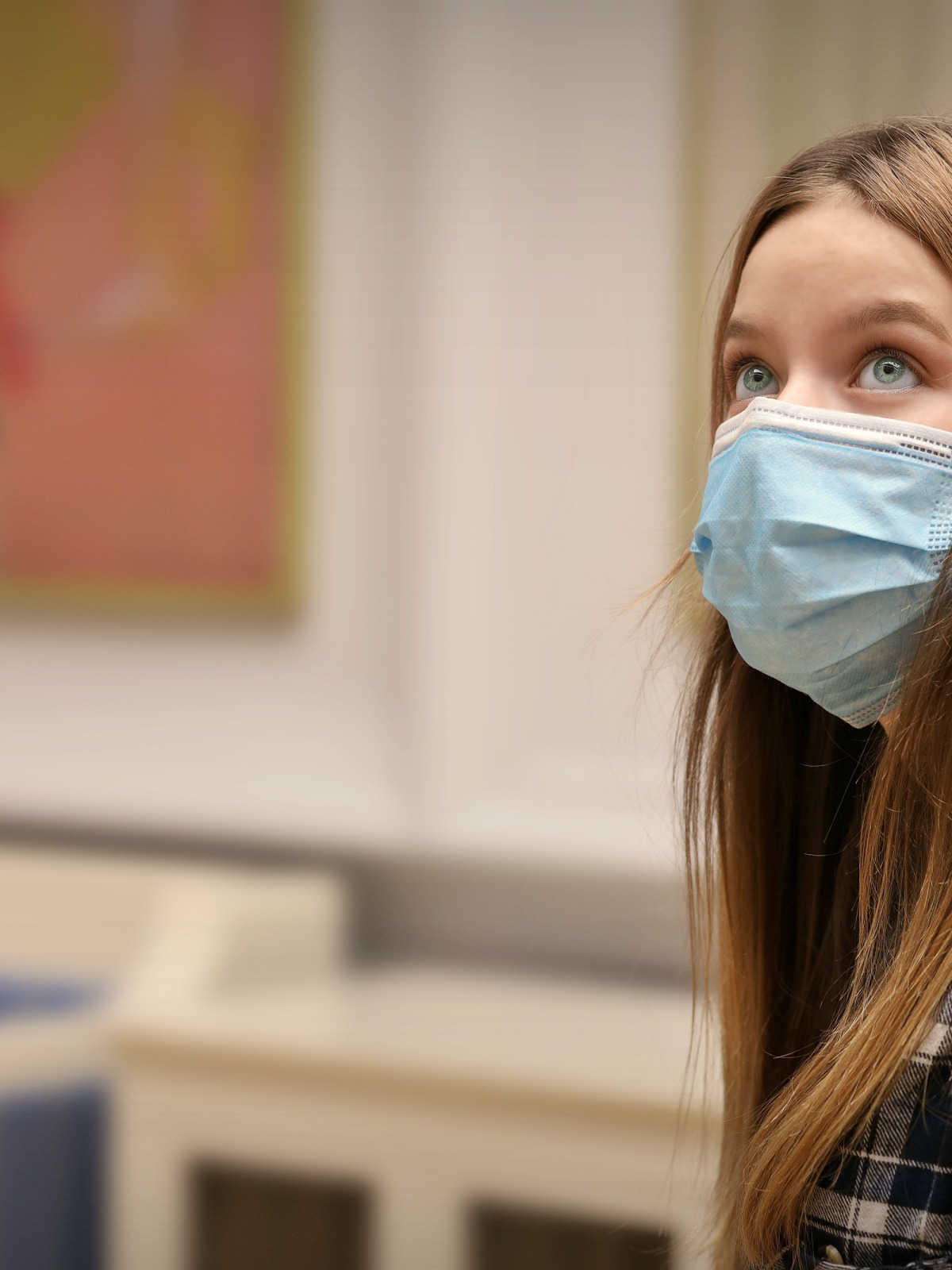 Download wallpaper girl, green eyes, eyes, look, pandemic, museum ... Download wallpaper girl, green eyes, eyes, look, pandemic, museum ...