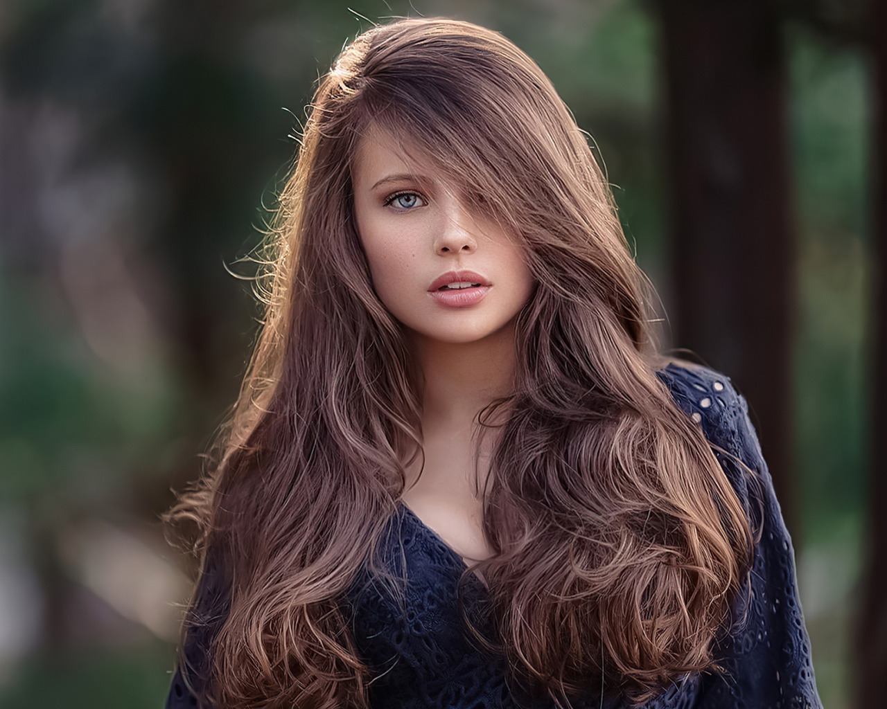 Download Wallpaper Look Girl Nature Face Photo Model Hair Brown