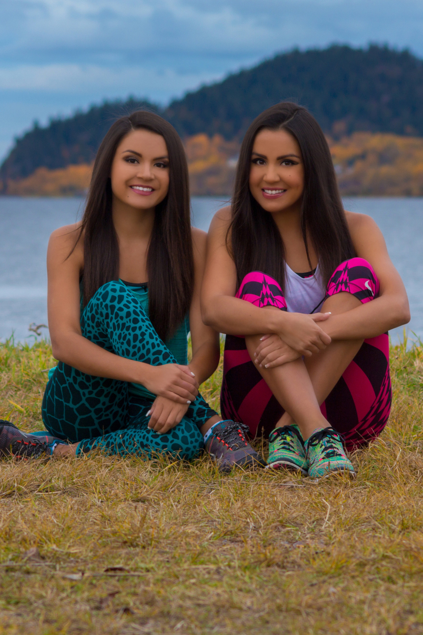 Download wallpaper two, sisters, Shannon Baker, Shauna Baker, section girls in resolution 1440x2160