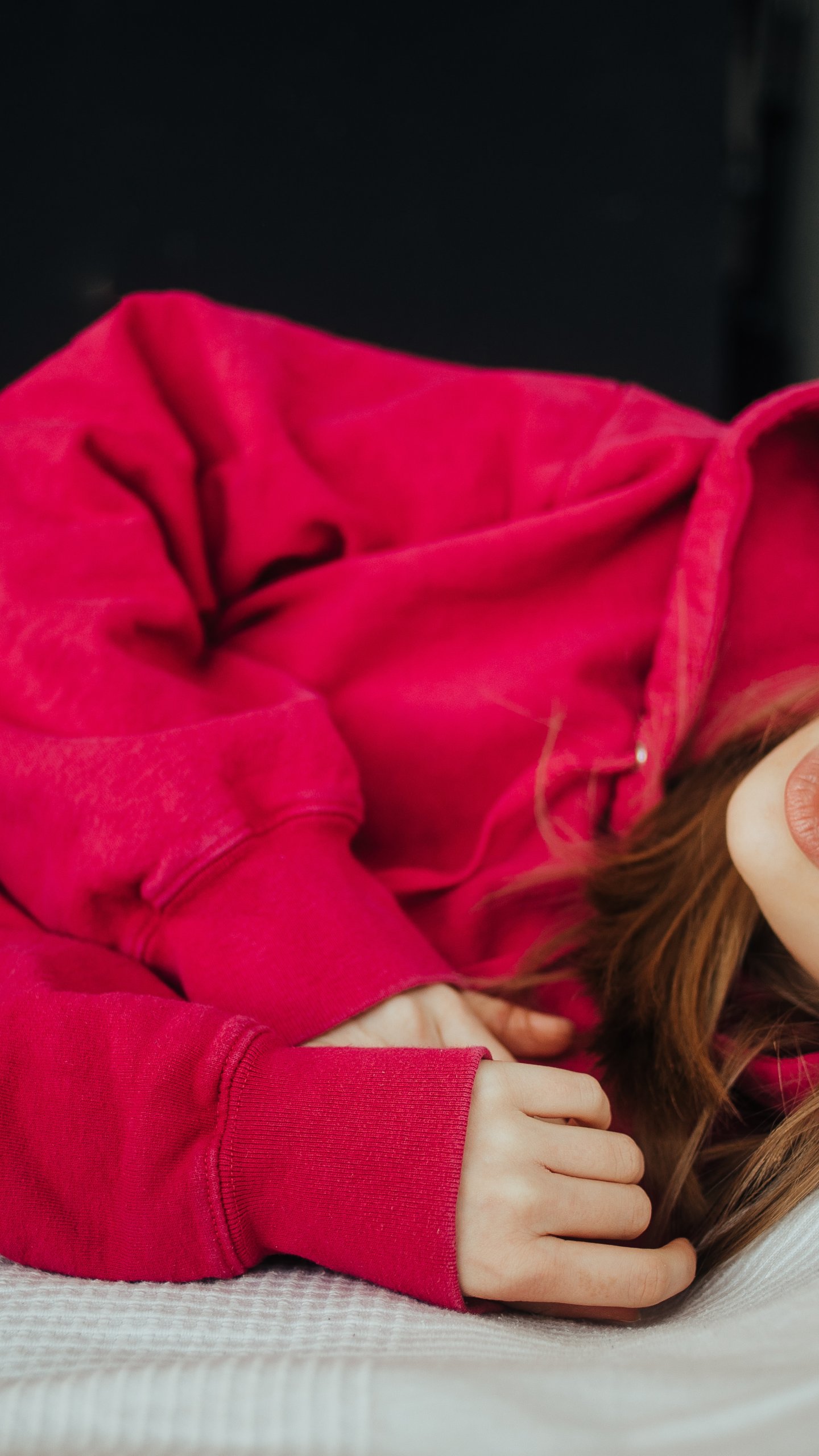 Download Wallpaper Girl Beauty Eyes Red Sight Hoody Section Girls