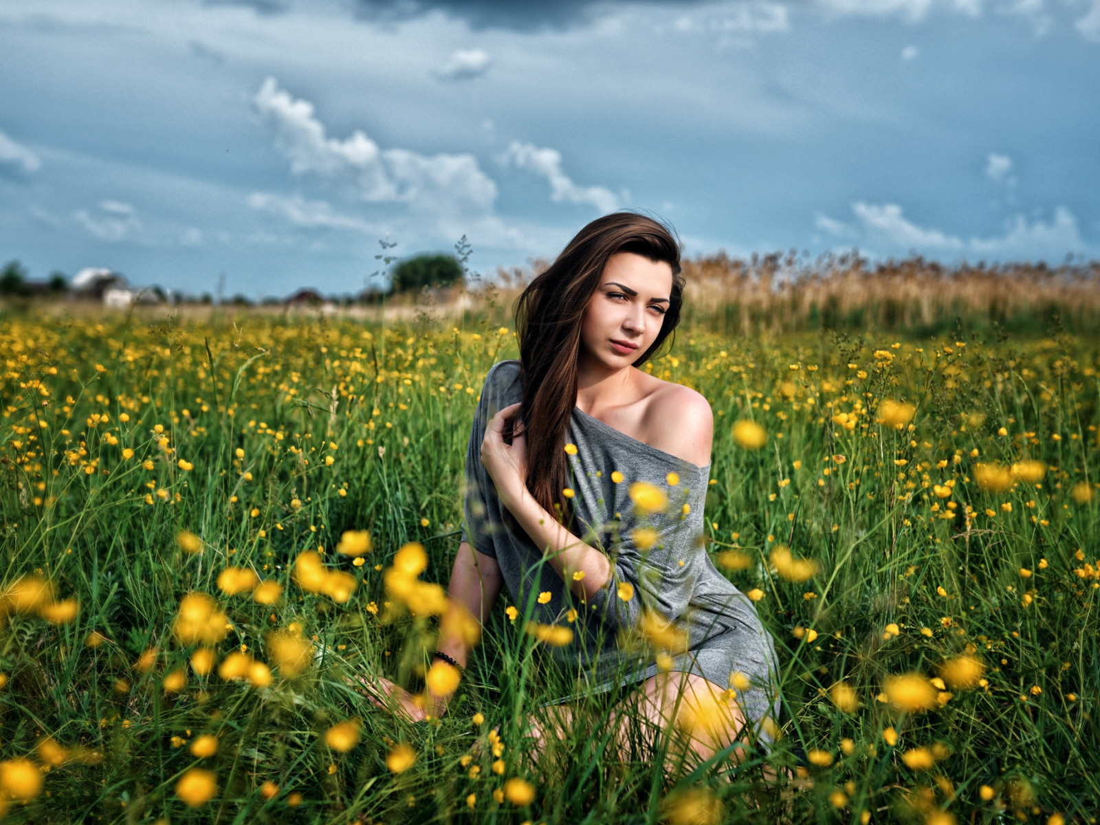 Download Wallpaper Field Grass Look The Sun Flowers Pose Model