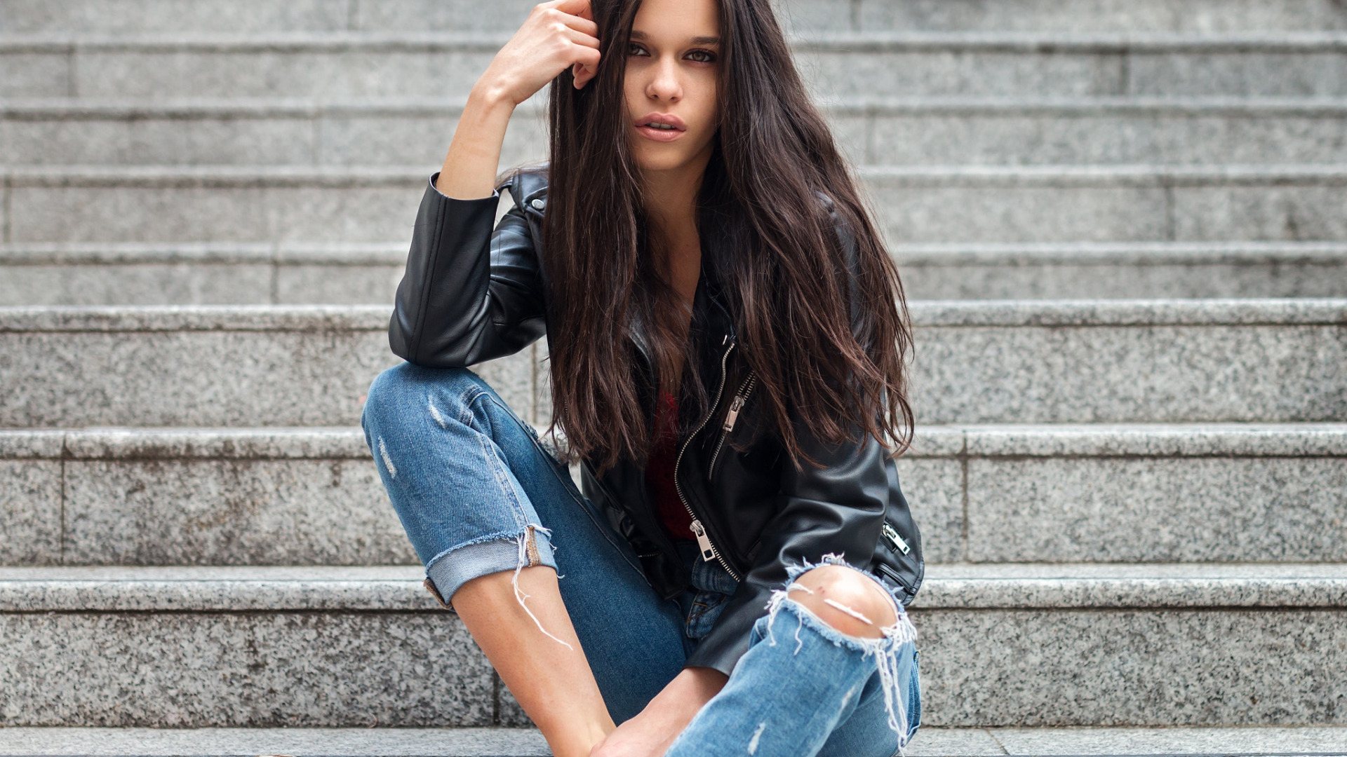 Download wallpaper Girl, long hair, brown eyes, photo, model, lips ...