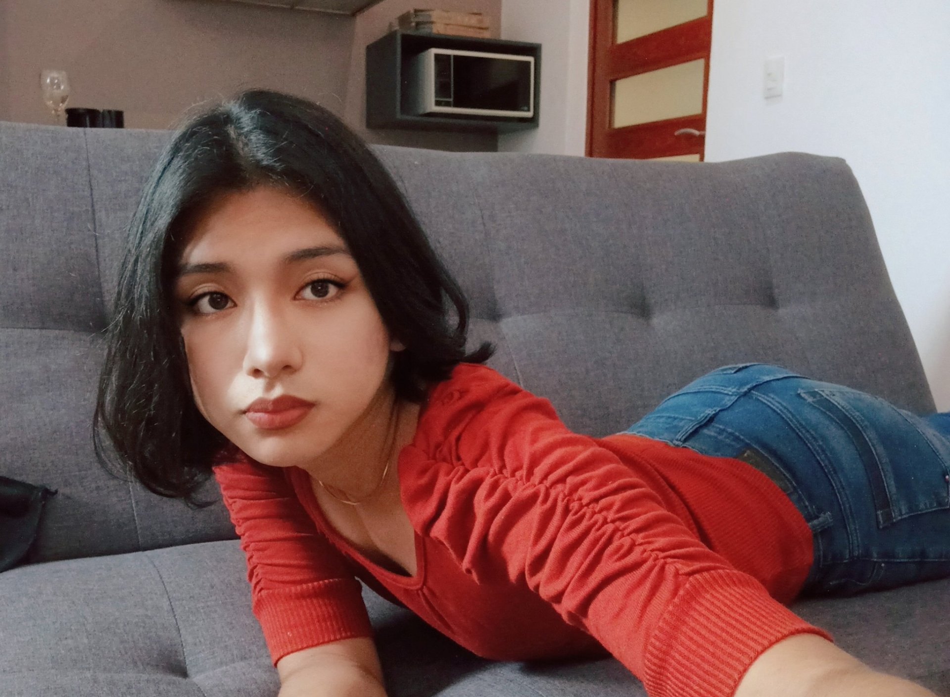 Download Wallpaper Girl Pretty Sofa Cute Beautiful Section Girls