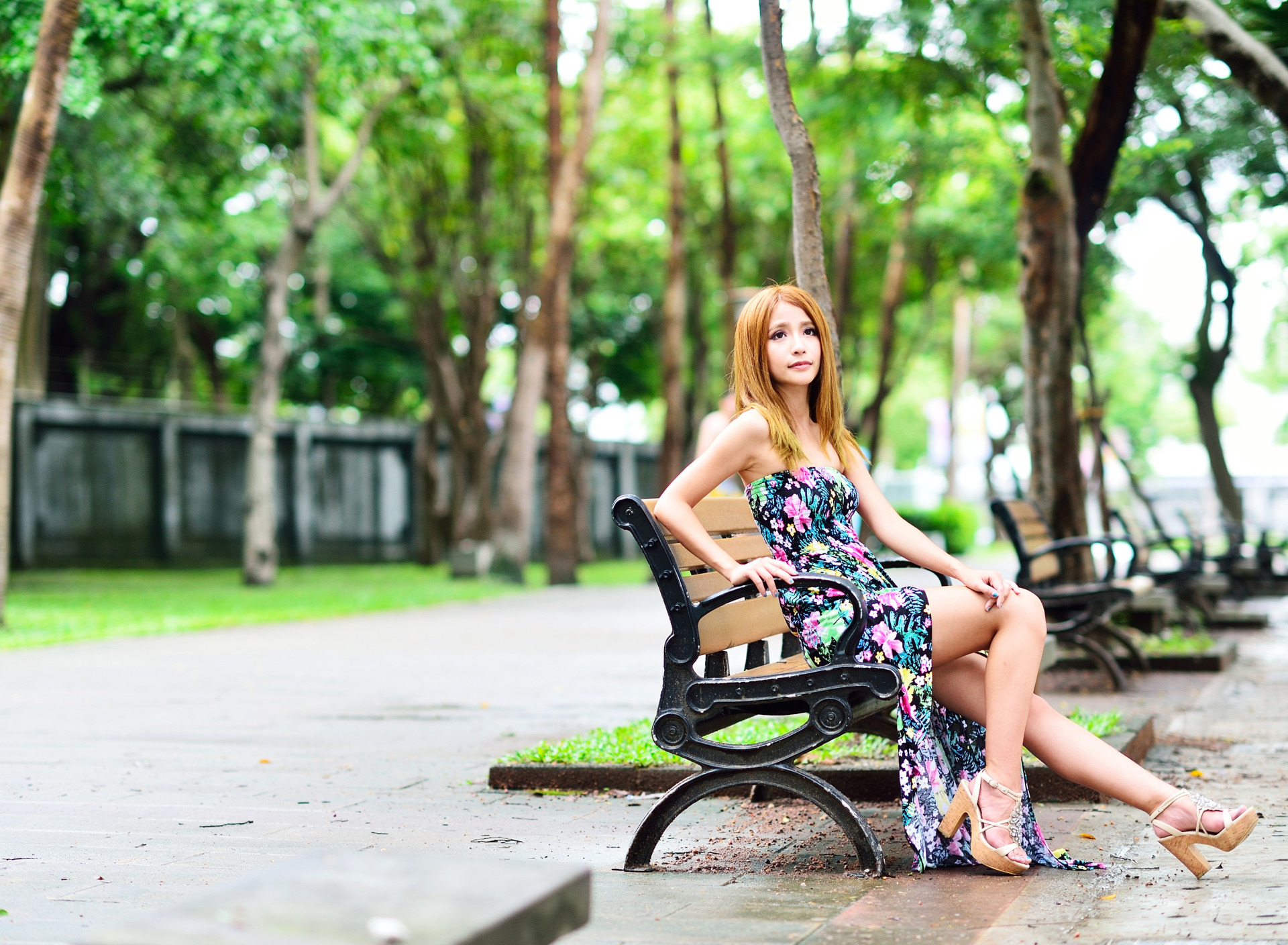 Download Wallpaper Trees Pose Model Portrait Makeup Figure Dress