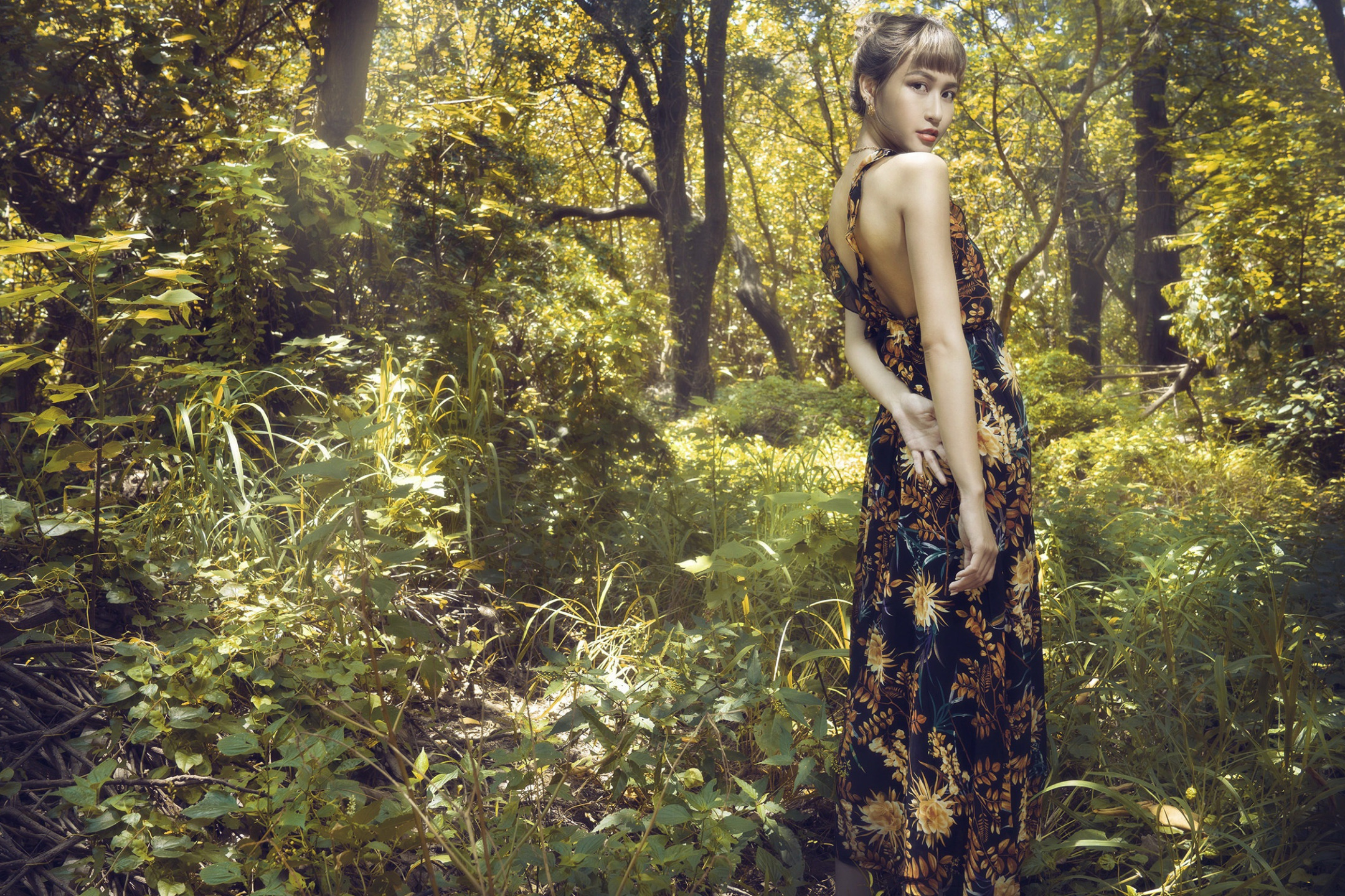 Download wallpaper girl, nature, Liu Alex, section girls in resolution 2160x1440