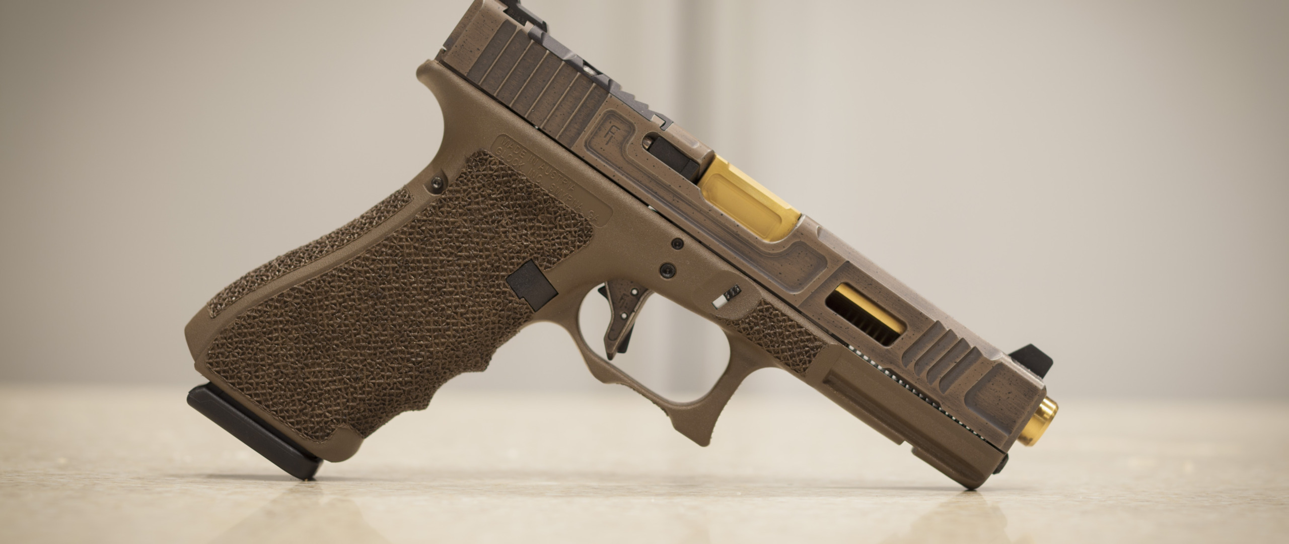 Download wallpaper macro, gun, Glock, section weapon in resolution ...