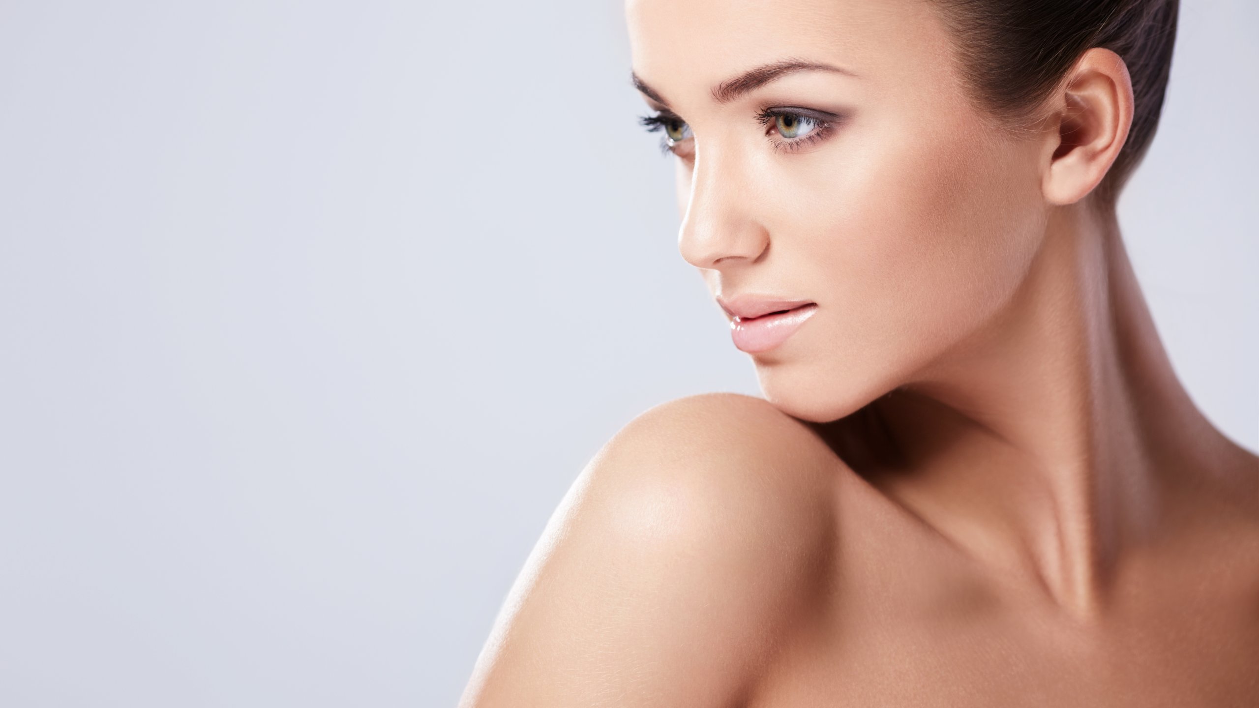 Download Wallpaper Sexy Beautiful Brunette Section Style In Resolution 2560x1440