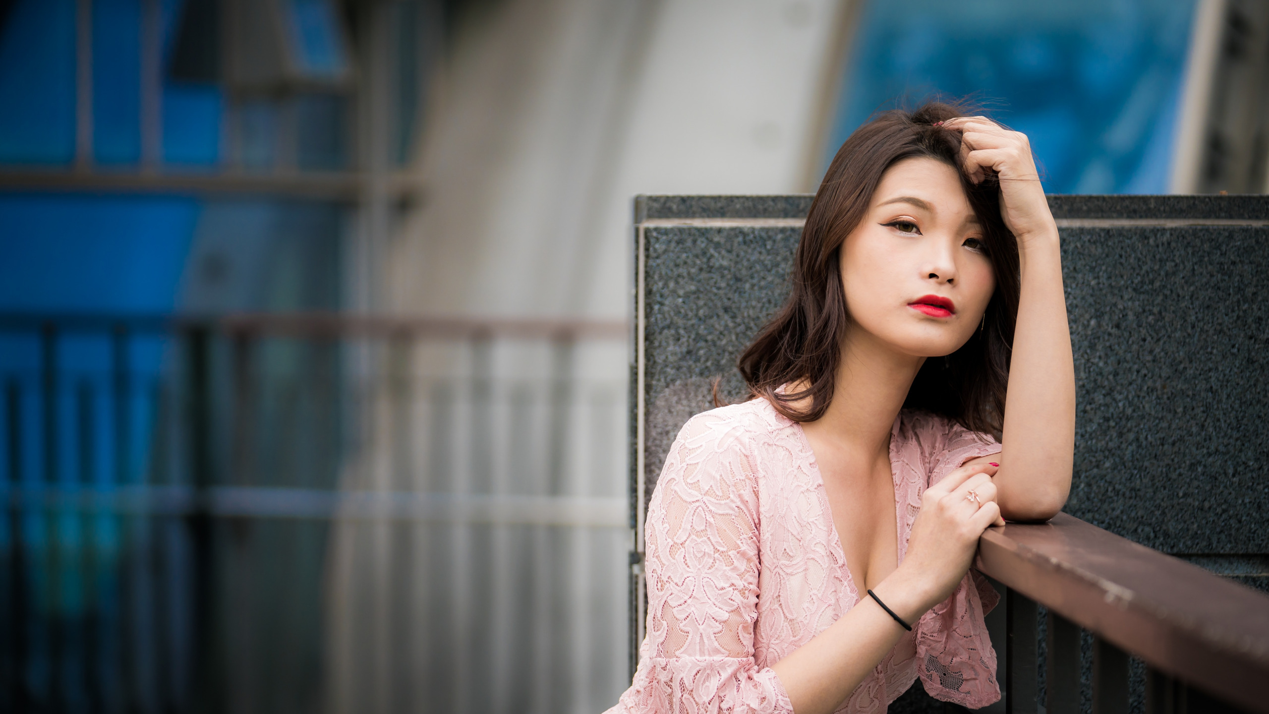 Download wallpaper look, girl, Asian, bokeh, section girls in resolution 2560x1440