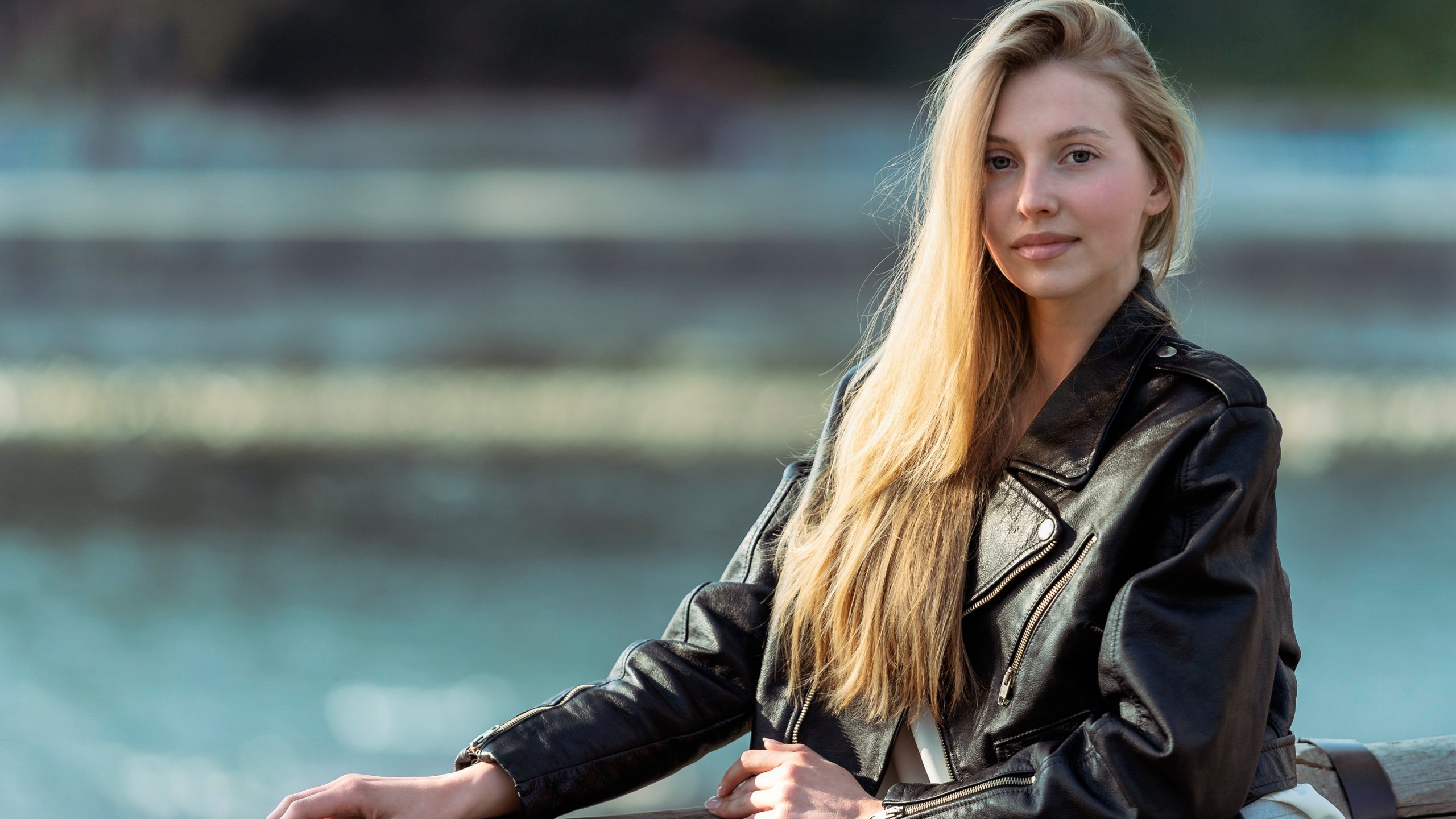 Download Wallpaper Look Girl Model Hair Liliya Section Girls In Resolution 2560x1440