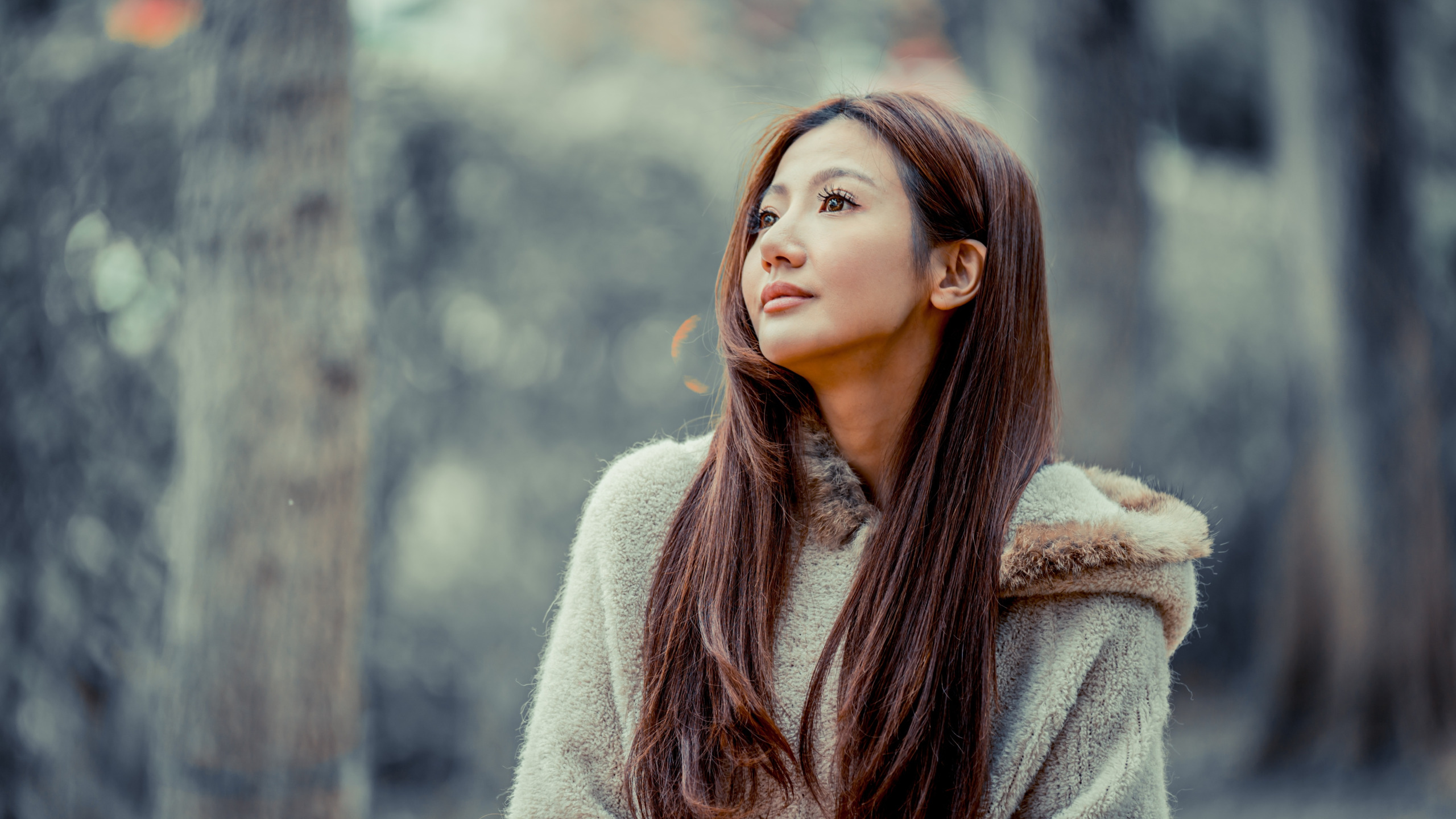 Download wallpaper girl, Park, Asian, bokeh, section girls in resolution 2560x1440