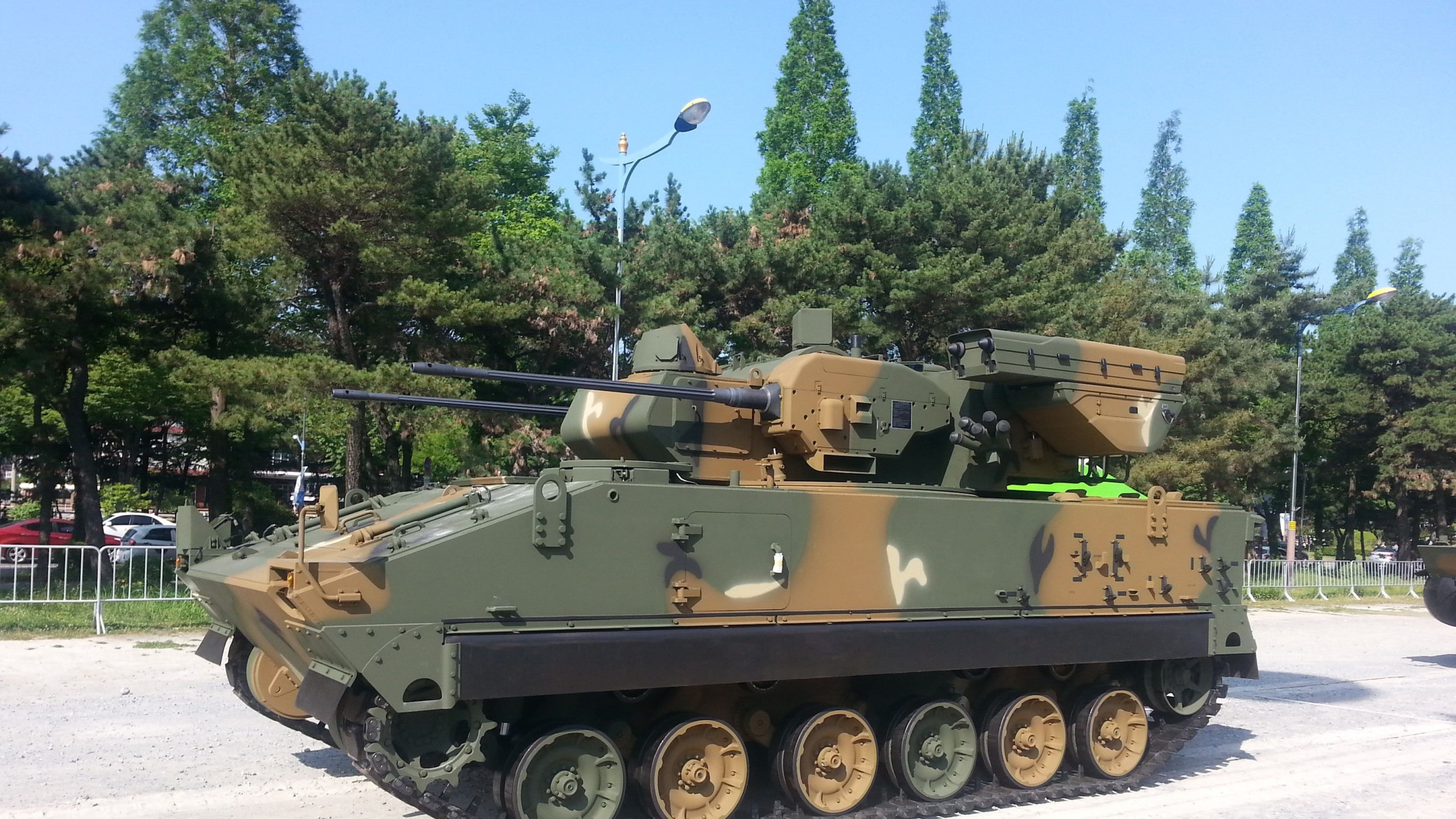 Download wallpaper weapon, armored, armored vehicle, armed forces ...