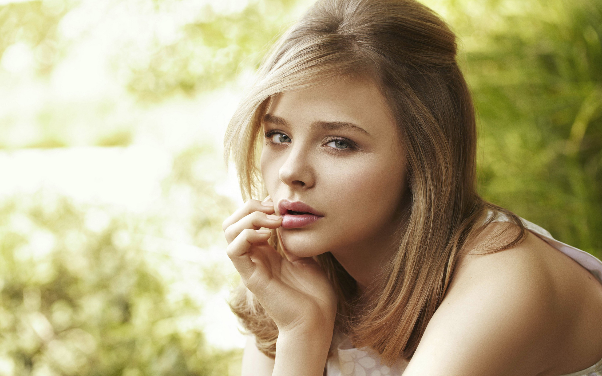 Download wallpaper look, pose, model, makeup, actress, model, hair, look, section girls in ...