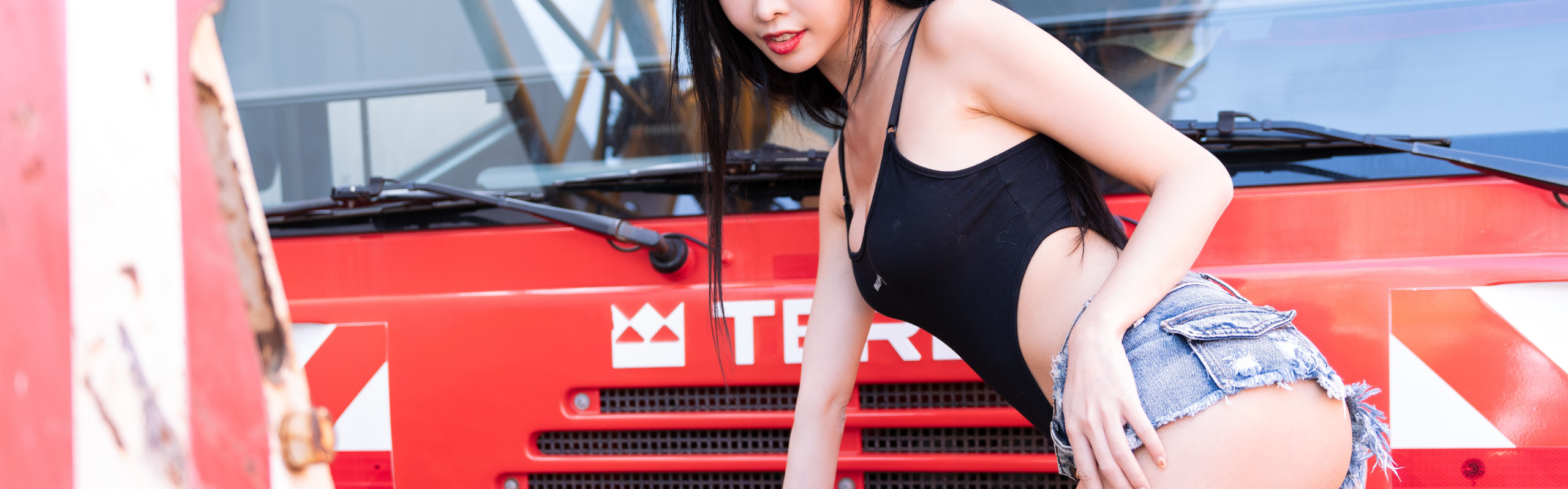 Download wallpaper ass, Asian, truck, women, jean shorts, Chaos Kao, section girls in resolution ...