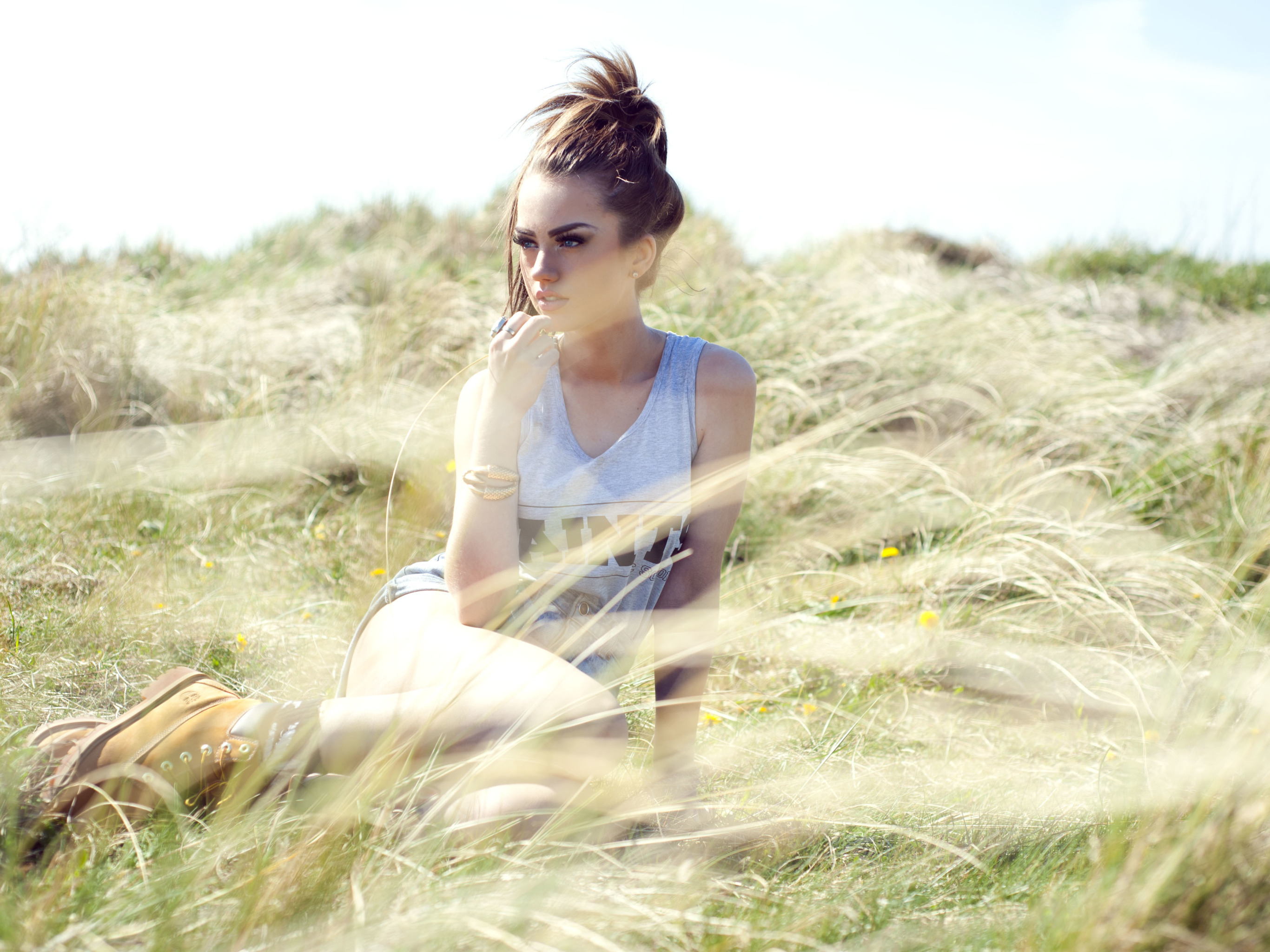 Download Wallpaper Girl Grass Field Nature Woman Model Brunette