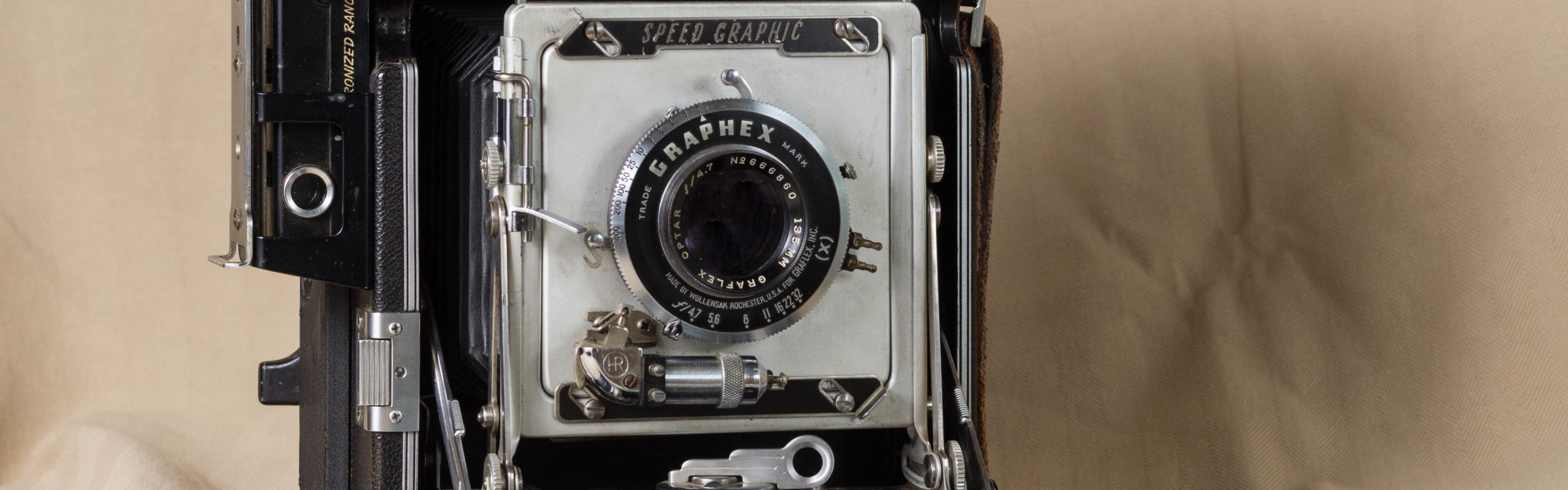 Download wallpaper background, camera, Speed Graphic, section hi-tech in resolution 2880x900