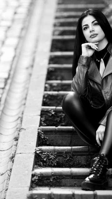 Download Wallpaper Girl Brunette Ladder Stage Black And White Photo