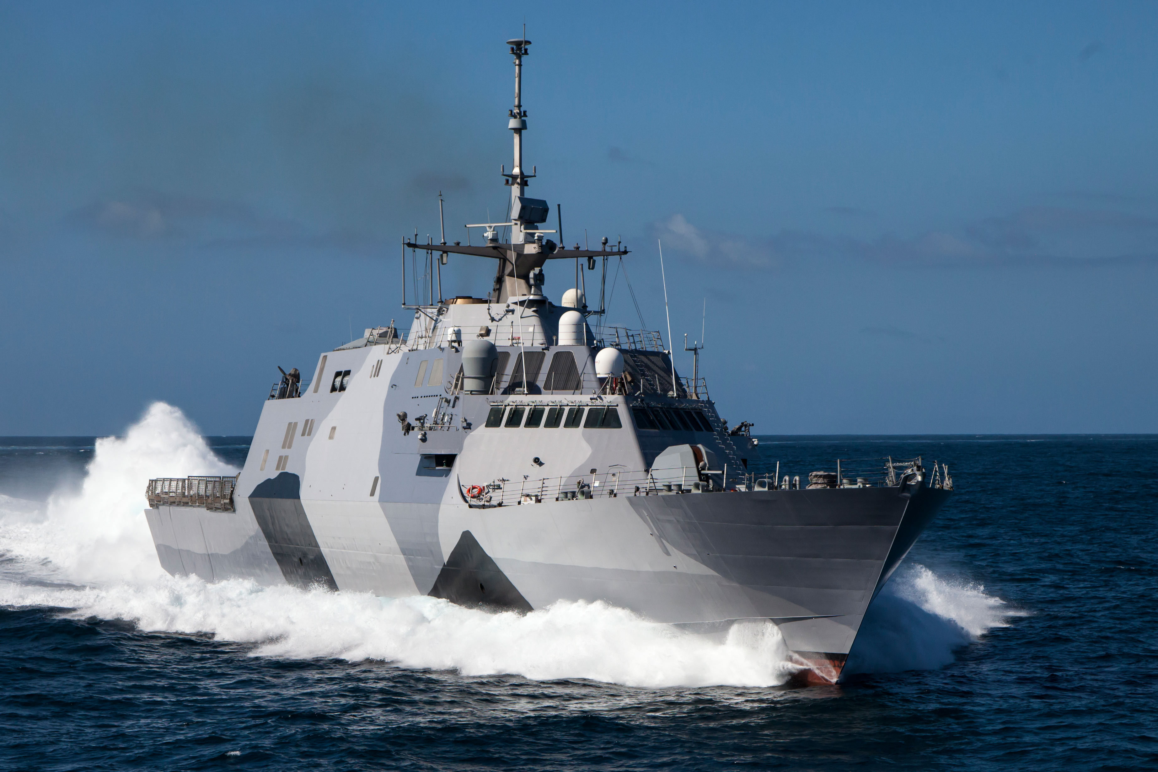 Download wallpaper sea, ship, combat, coastal, USS Freedom, "Freedom", (LCS-1), section weapon ...