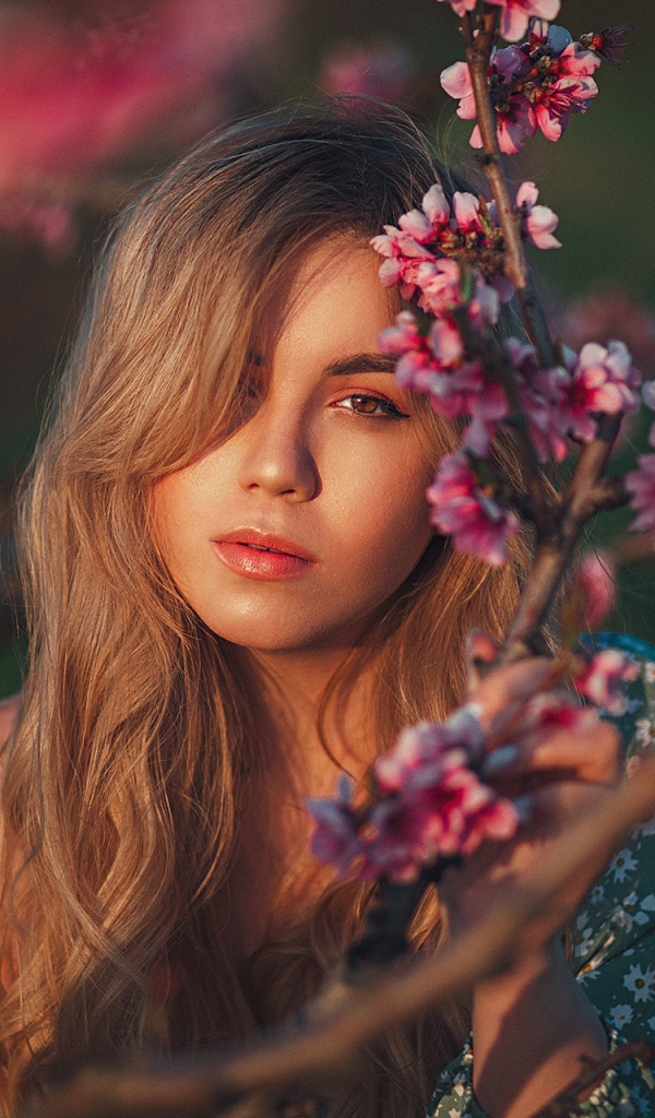 Download Wallpaper Look Girl Branches Face Portrait Flowering