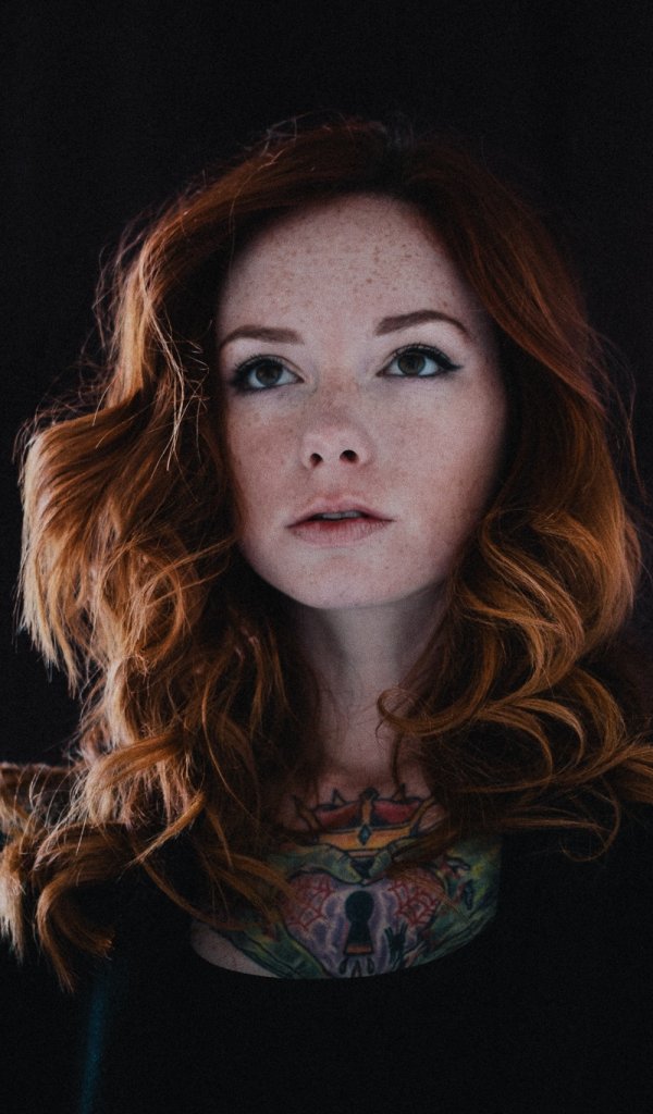 Download Wallpaper Model Tattoo Freckles Red Hattie Watson Section