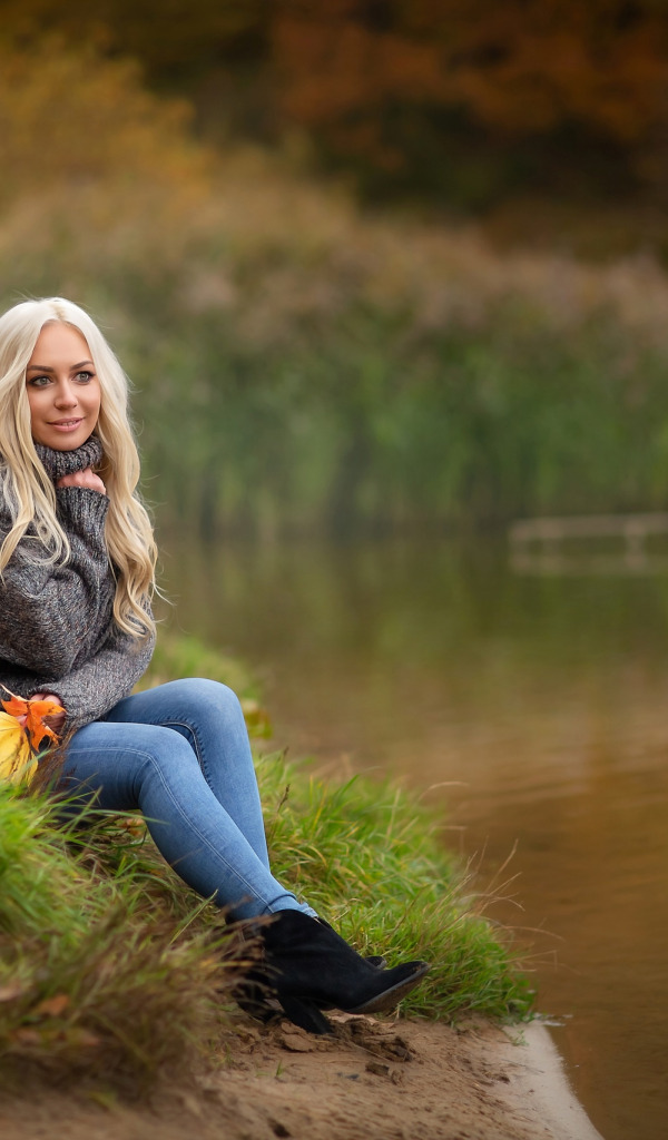 Download Wallpaper Autumn Girl Nature Face Smile River Mood Hair