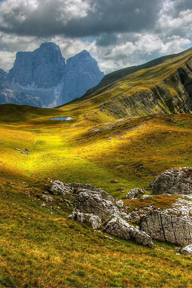 Download wallpaper sky, mountains, clouds, beauty, rays of light, the ...