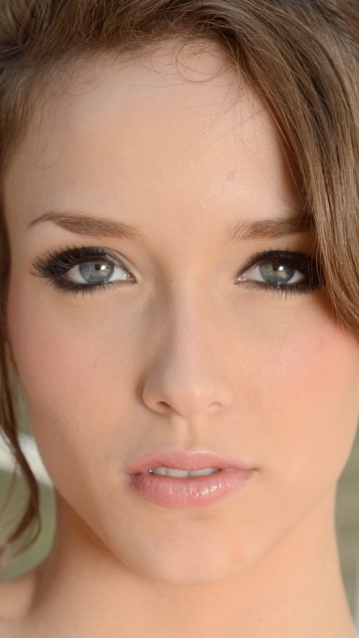 Download Wallpaper Green Eyes Long Hair Brown Hair Beautiful Pretty Face Malena Morgan