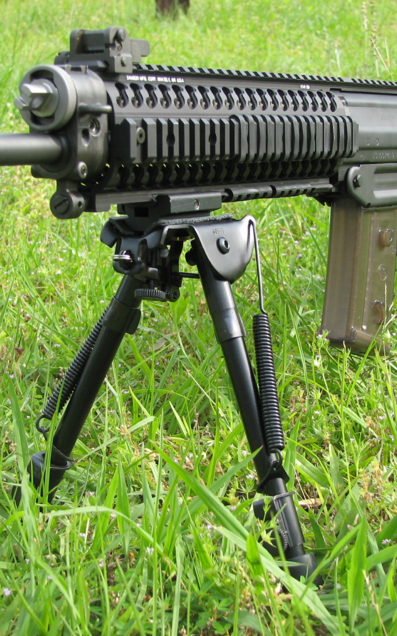 Download wallpaper green, gun, assault rifle, section weapon in ...