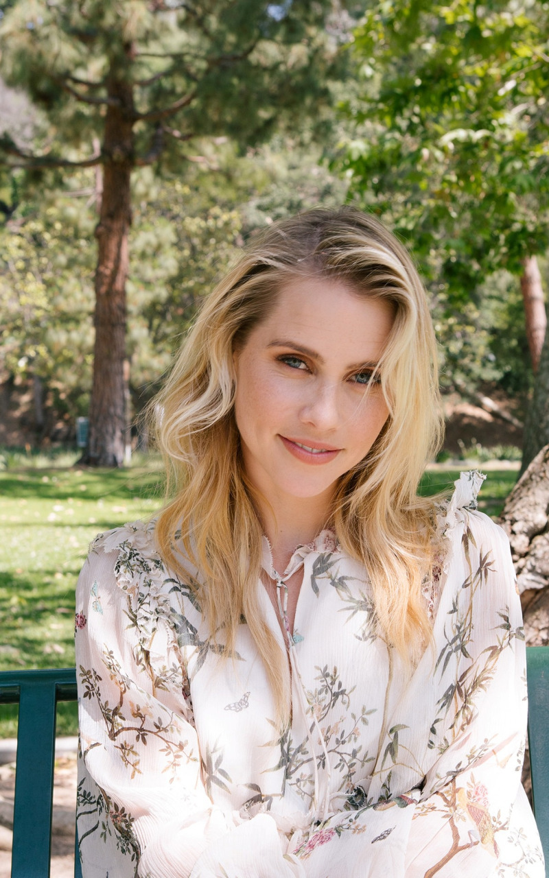 Download wallpaper smile, actress, blonde, Claire Holt, section girls in resolution 800x1280