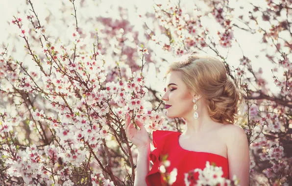 Wallpaper girl, light, flowers, branches, nature, pose, hand, portrait ...