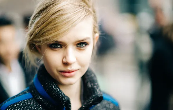 Download wallpaper look, pose, model, makeup, model, hair, look, pose ...