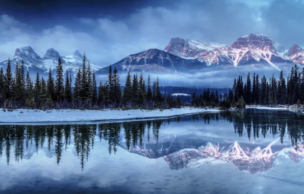 Snow Mountains Lake