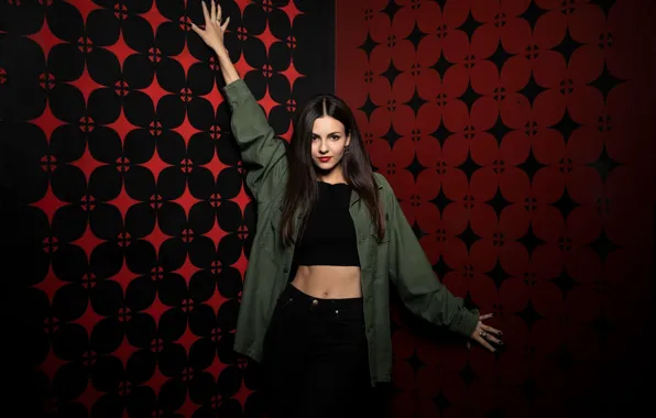 Download wallpaper pose, model, figure, singer, Victoria Justice ...
