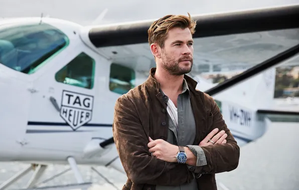 Download wallpaper look, pose, watch, actor, Chris Hemsworth, Chris ...