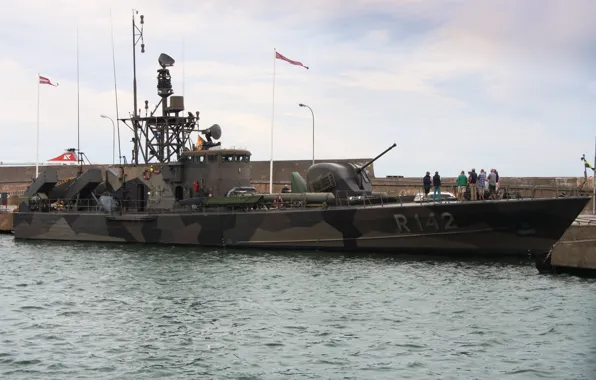 Download wallpaper ship, Sweden, combat, R-142, section weapon in ...