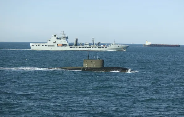 Wallpaper submarine, diesel-electric, tanker RFA Tidesurge ...