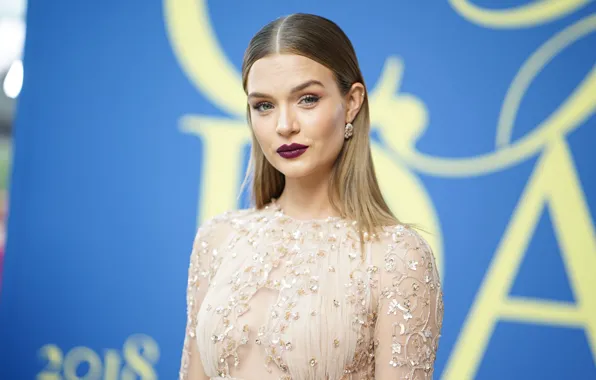 Download wallpaper look, pose, model, makeup, figure, photoshoot, model ...