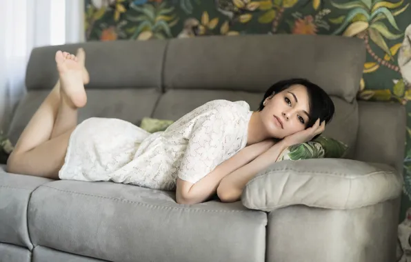 Wallpaper Face Sofa Model Hair Body Brunette Lies Angela For Mobile And Desktop Section