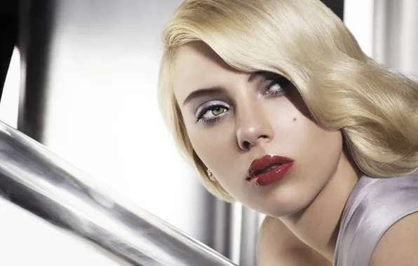 Download wallpaper look, face, pose, portrait, makeup, actress ...