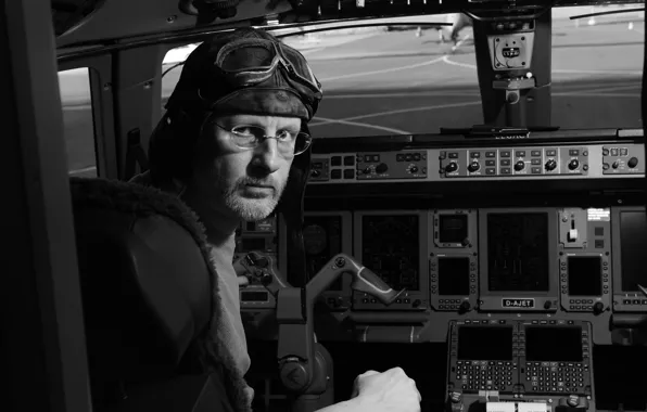 Download wallpaper face, background, male, Goblin, Dmitry Puchkov, the wheel, writer, black and ...