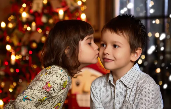 Wallpaper children, holiday, new year, kiss, boy, window, girl, tree ...