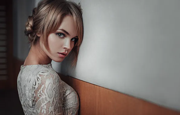 Download Wallpaper Girl Look Wall Lips Face Hair Portrait
