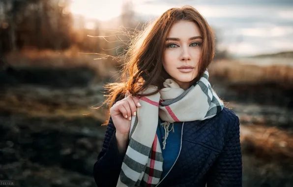 Download wallpaper look, the sun, model, portrait, makeup, scarf ...