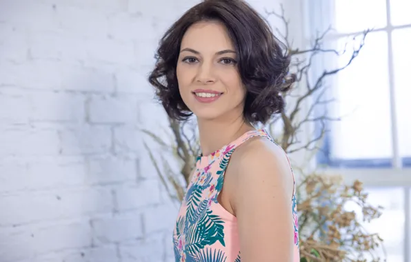 Wallpaper short hair, model, gorgeous, posing, beautiful face, indoors ...