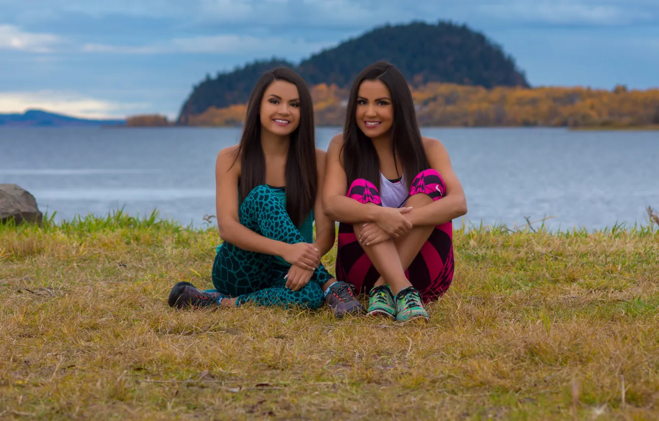 Wallpaper two, sisters, Shannon Baker, Shauna Baker for mobile and ...