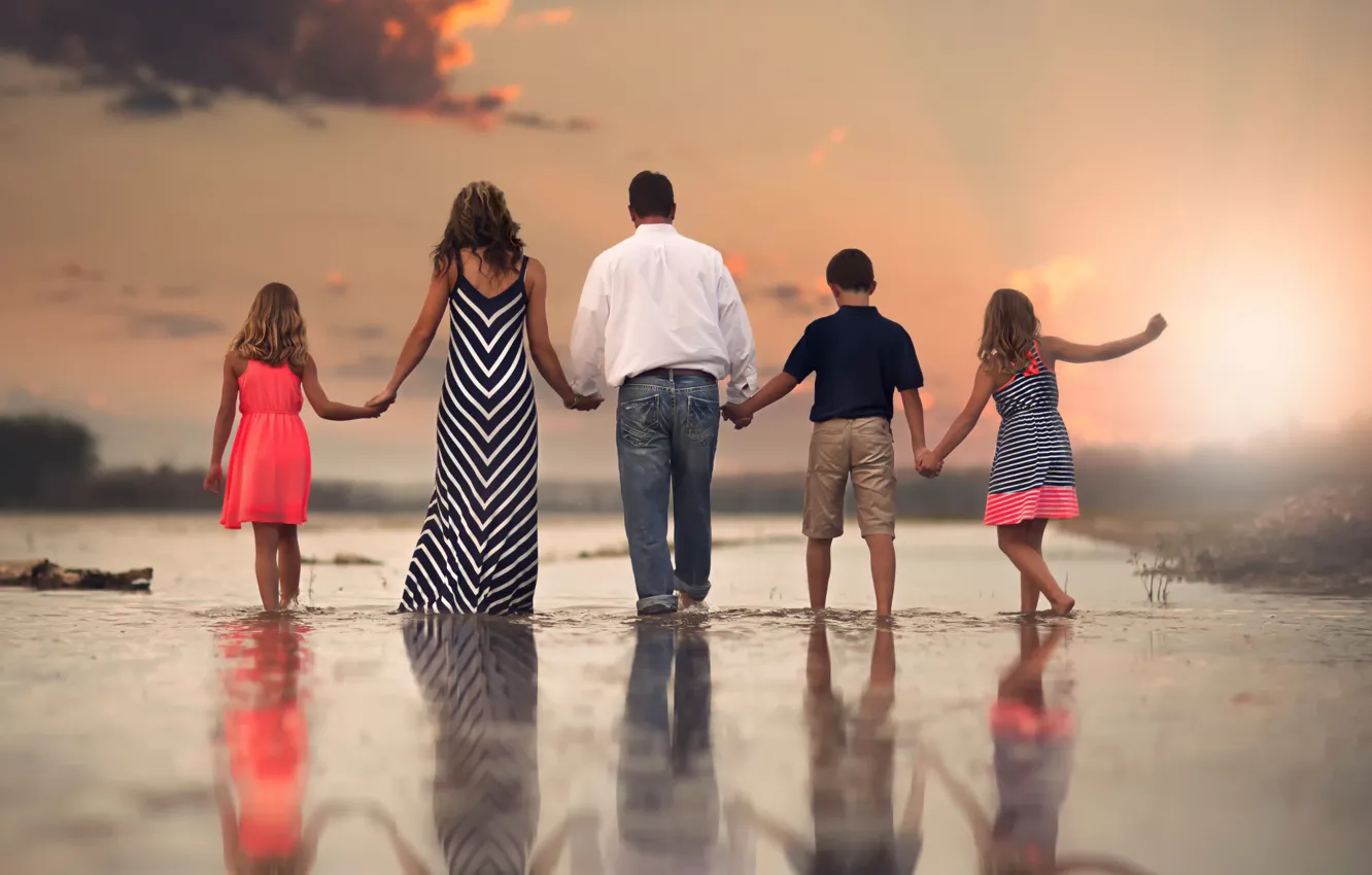 Wallpaper children, reflection, family, Family, parents for mobile and ...