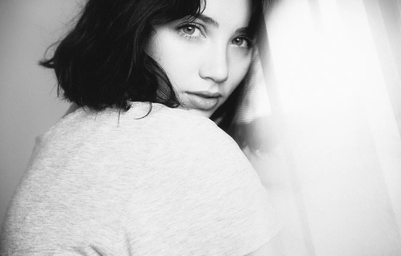 Wallpaper look, brunette, black and white, looks, Emily Rudd, Emily ...