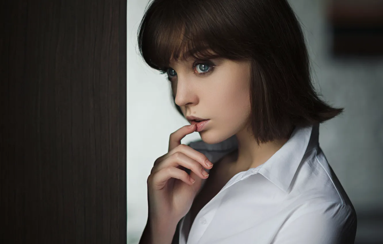 Wallpaper sponge, finger, Olya, Olga Pushkina, Sergey Fat images for desktop, section девушки ...